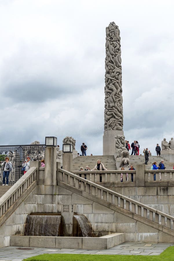 Parque de Frogner fotografia editorial. Imagem de obelisco - 74046022