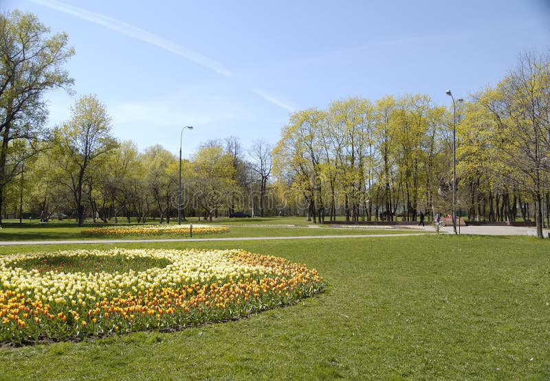 Parque de la ciudad imagen de archivo. Imagen de sendero - 2376843
