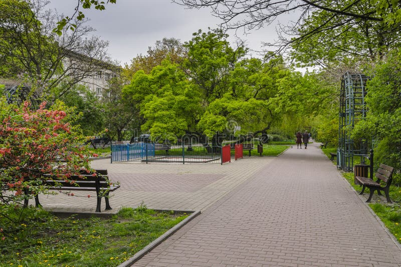 Parque de la ciudad imagen editorial. Imagen de hermoso - 70411340