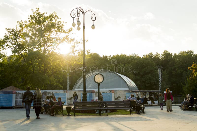 Parque de la ciudad fotografía editorial. Imagen de calle - 98628847