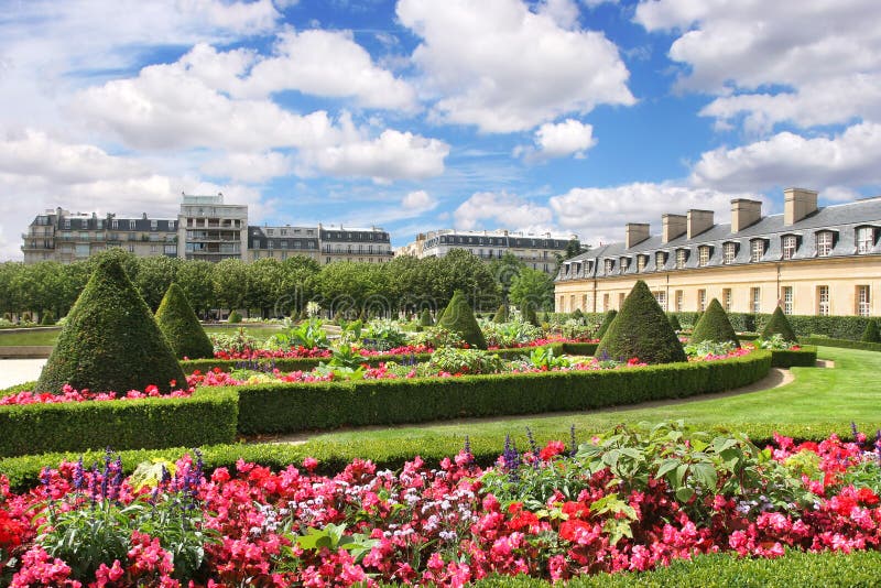 Parque De La Ciudad. París, Francia. Foto de archivo - Imagen de hierba ...