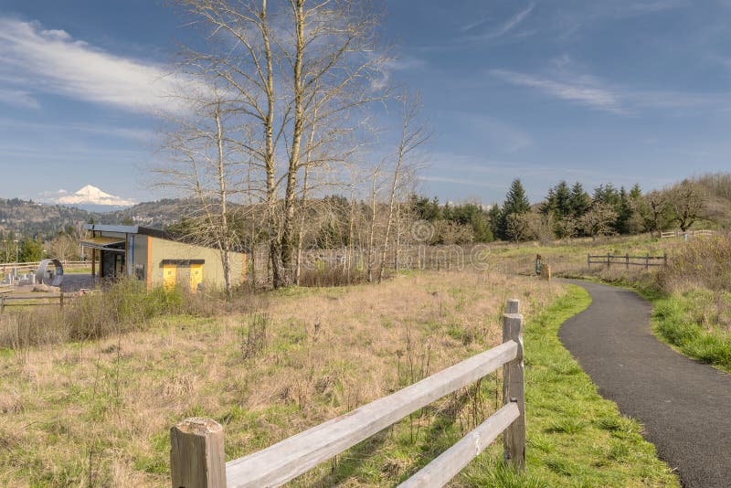 Panorama Del Parque De Powell Butte En Portland Oregon Foto de archivo ...