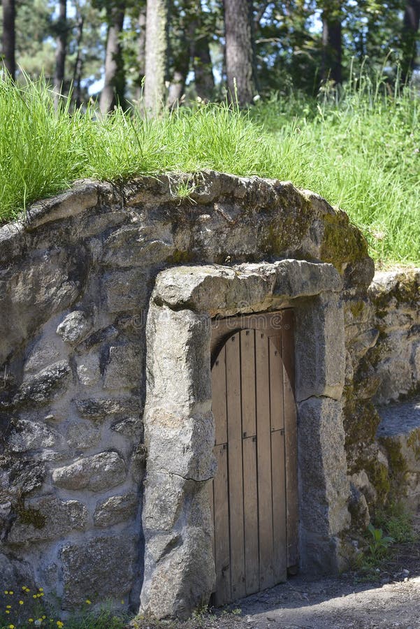 Parque Infantil En El Pueblo De Grobits En Galicia Imagen de archivo ...