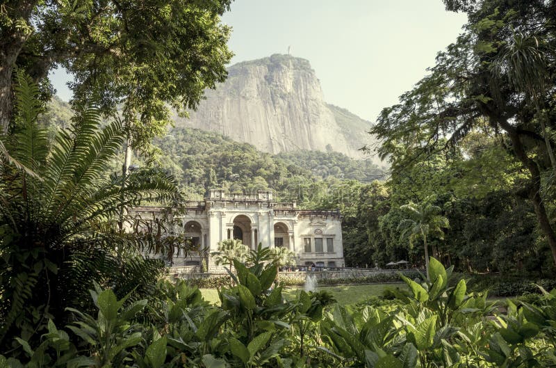 Parque Lage En Rio De Janeiro, El Brasil Foto de archivo editorial ...