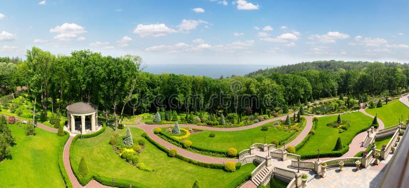 Parque moderno foto de archivo. Imagen de campo, calzada - 56518784