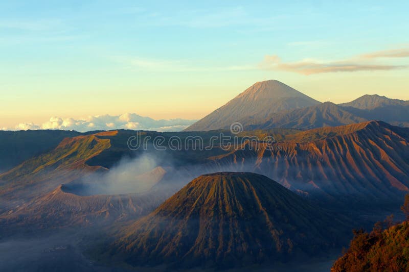Parque Nacional Bromo Tengger Semeru En El Este De Java Foto de archivo ...