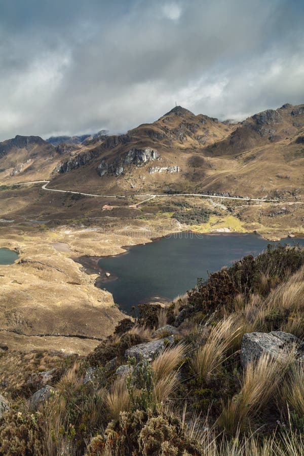 Parque nacional Cajas imagen de archivo. Imagen de alto - 131712975