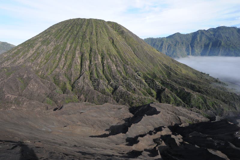 Parque Nacional De Bromo-Tengger-Semeru Na Ilha De Java Foto de Stock ...