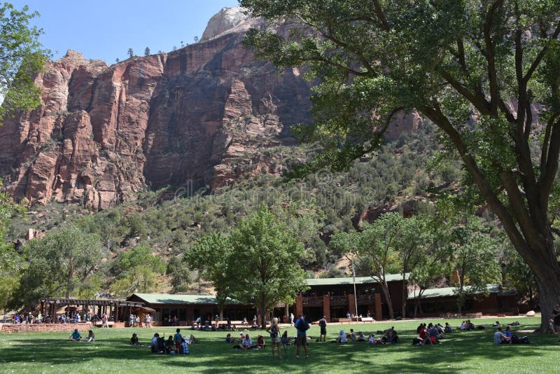 Parque Nacional De Zion En Utah Fotografía editorial - Imagen de ...