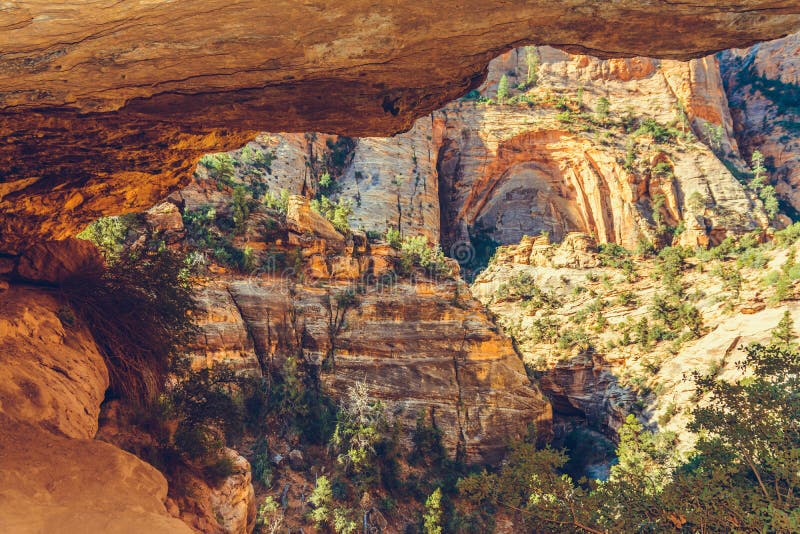 Parque Nacional De Zion En Utah Imagen de archivo - Imagen de cubo ...