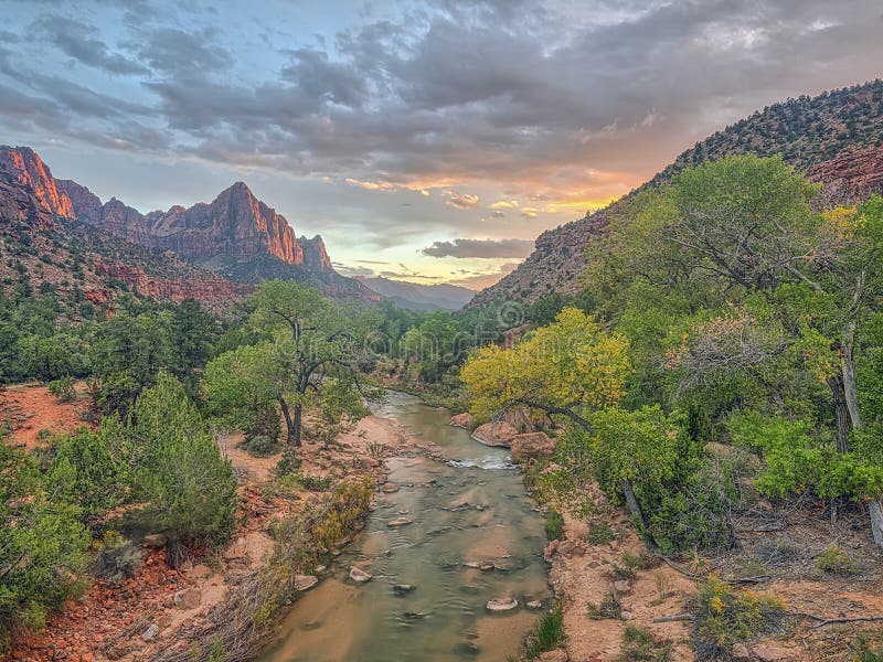 Parque Nacional De Zion, Utah Foto de archivo - Imagen de rocas ...
