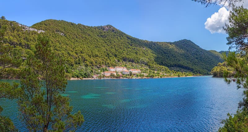 Parque Nacional En La Isla Mljet Foto de archivo - Imagen de cubo ...
