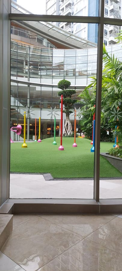 Parque Verde Parque Infantil Equipamiento De Lujo Foto de archivo ...