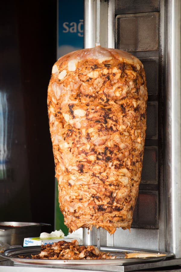 Parrilla Tradicional Del Kebab De Doner Del Turco Foto de archivo ...
