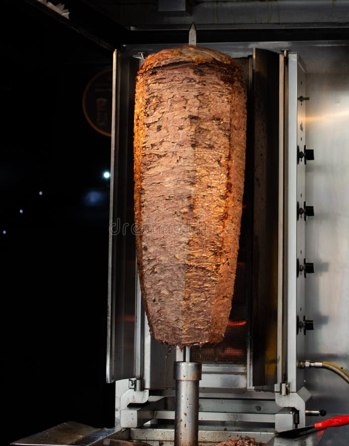 Parrilla Tradicional Del Kebab De Doner Del Turco Imagen de archivo ...