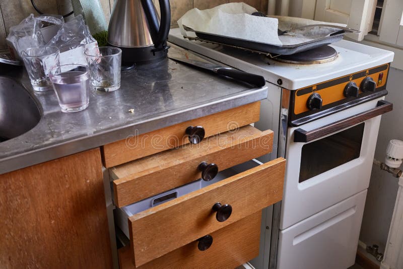 Dirty Kitchen Stove Stock Photos - Download 2,487 Royalty Free Photos