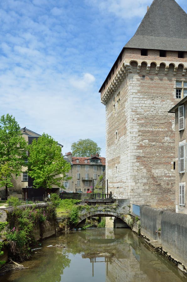 Parte Histórica Da Cidade Francesa Pau Imagem de Stock - Imagem de ...