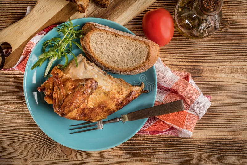 Partes de frango assado imagem de stock. Imagem de alimento - 117961939