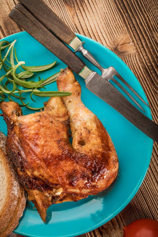 Partes de frango assado foto de stock. Imagem de grade - 123917238