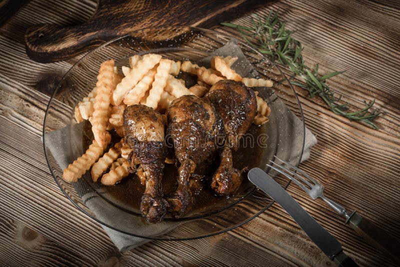 Partes de frango assado foto de stock. Imagem de grade - 123917238