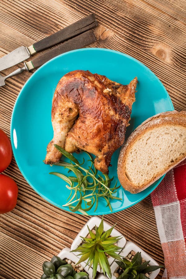 Partes de frango assado imagem de stock. Imagem de gostoso - 123917745