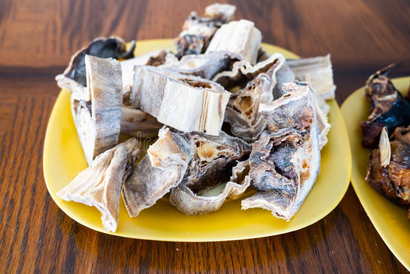 Peixe Seco Nigeriano E Peixes Secados Para Preparar Sopas E Molhos ...