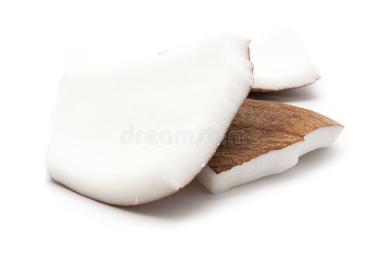 Partes do coco isoladas foto de stock. Imagem de marrom - 92887158