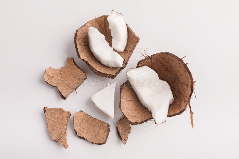 Partes Do Coco Em Um Fundo Branco Imagem de Stock - Imagem de alimento ...