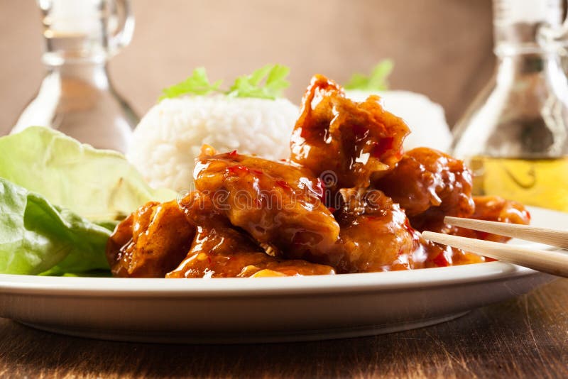 Partes Do Frango Frito Com Molho Do Agridoce Imagem de Stock - Imagem ...