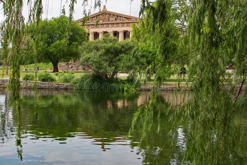 Parthenon Replica In Nashville Stock Photo - Image of museum, pond ...
