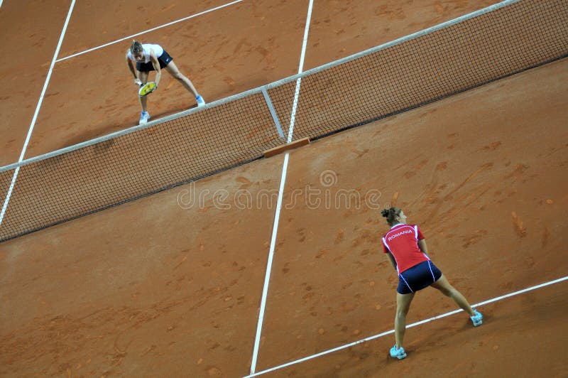 Partido Doble Del Tenis De La Mujer Imagen editorial - Imagen de juego ...