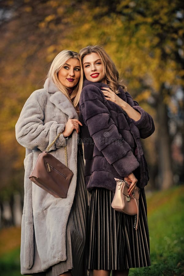 Partnership Complement Your Outfit Modern Winter Fur Coat Elegant