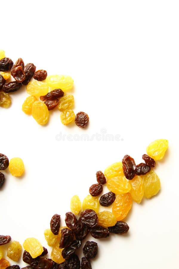 Pasa Del Oro Contra La Pasa Seca Negra Foto de archivo - Imagen de ...