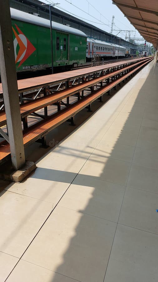 Pasar Senen Station, Waiting Train Stock Image - Image of train ...