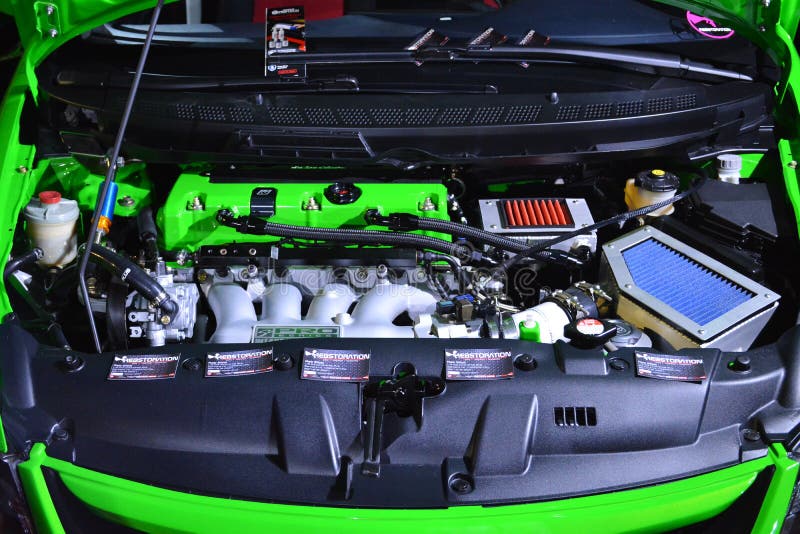 Custom Car Motor Engine at Bumper To Bumper Car Show in Pasay ...