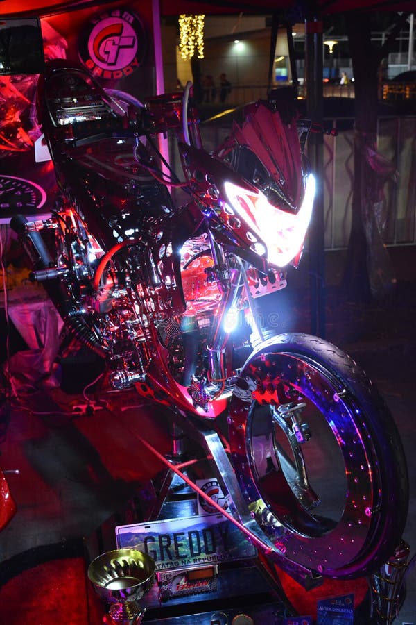 Customized Motorcycle at Bumper To Bumper Car Show in Pasay ...