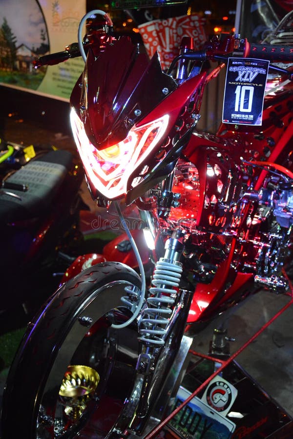 Customized Motorcycle at Bumper To Bumper Car Show in Pasay ...