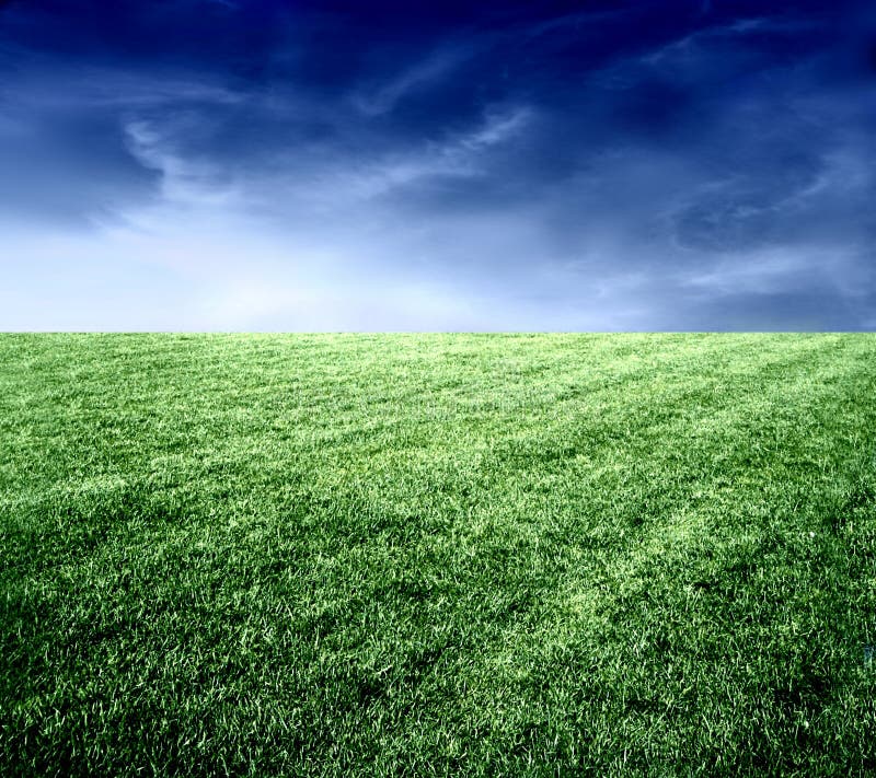 Pascolo 7 fotografia stock. Immagine di notte, nuvoloso - 4213266