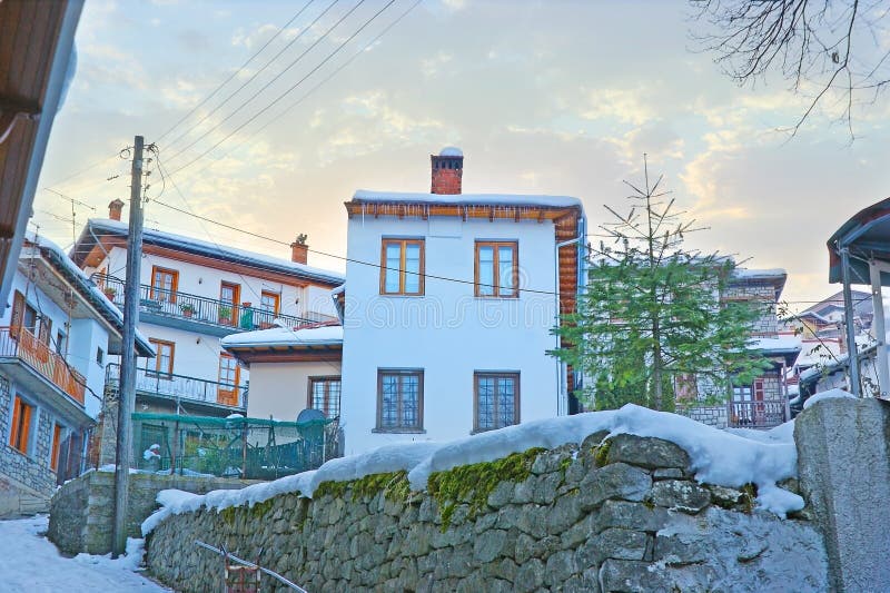 Paseo en Metsovo, Grecia foto de archivo. Imagen de calle - 104770724