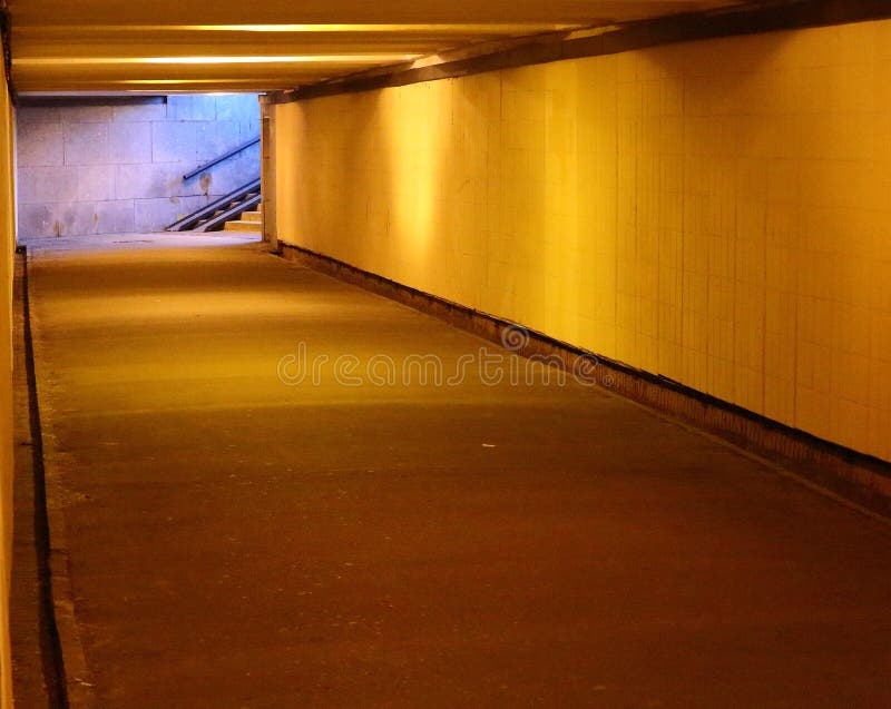 Paso Inferior Para Los Peatones Imagen de archivo - Imagen de paso ...