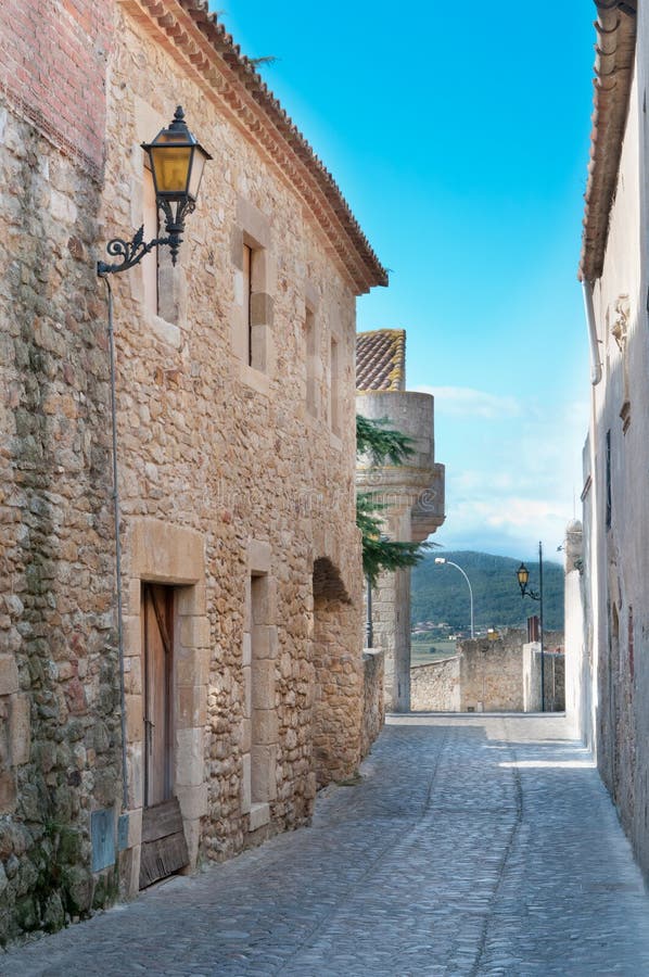 Passageway in Peratallada, Spain Stock Image - Image of city, medieval ...
