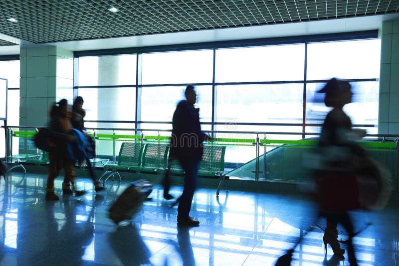 Passagier am Flughafen stockfoto. Bild von leuchte, person - 31904406
