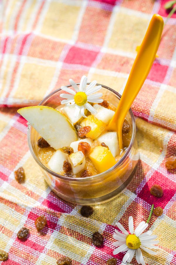 Passas Saborosos Do Batido De Fruta Da Sobremesa Imagem de Stock ...