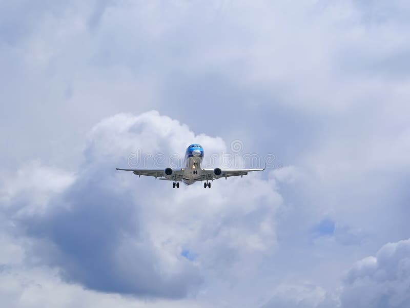 Passenger Airplane Picture. Image: 1685037