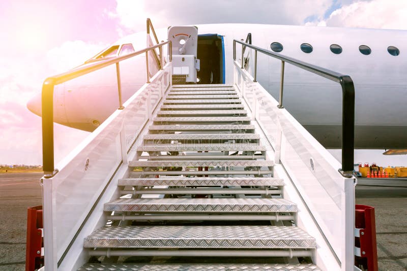 914 Stairs Boarding Airplane Photos - Free & Royalty-Free Stock Photos ...