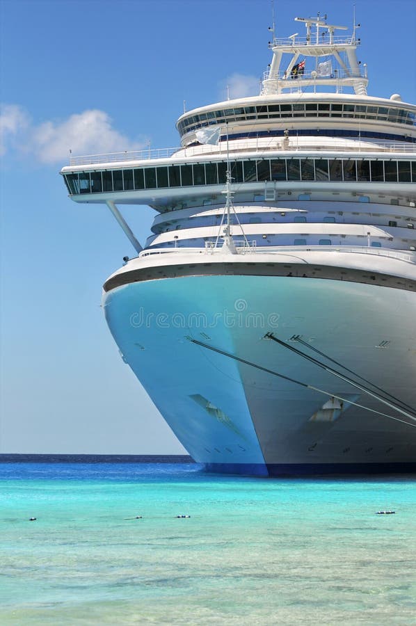 Passenger Cruise Ship Back View Stock Photo - Image of sailing, horizon ...