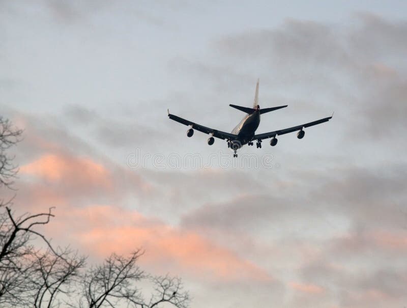 Emirates Plane Over M25 Landing at Heathrow Editorial Photo - Image of ...