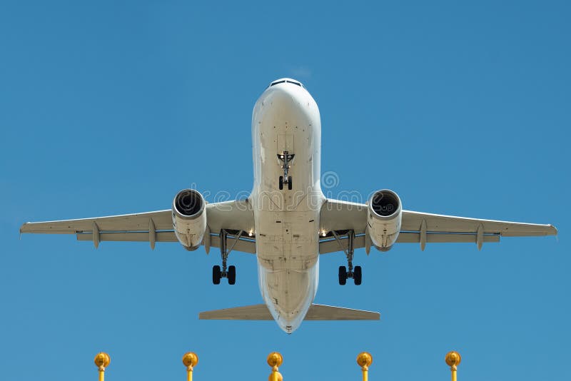 Passenger Plane on Final Approach Stock Image - Image of descending ...