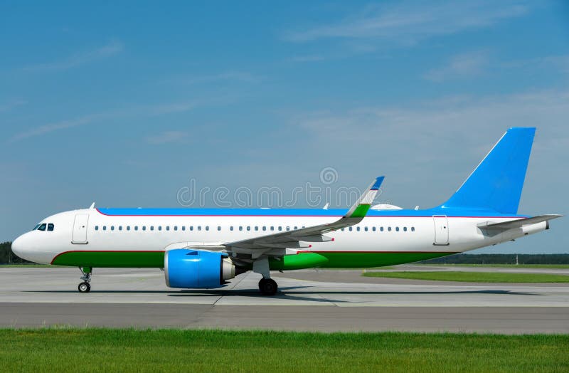 1,247 Side View Airplane Runway Photos - Free & Royalty-Free Stock ...