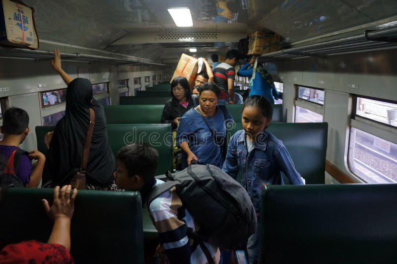 Passenger train editorial stock photo. Image of solo - 47466628